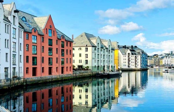 Alesund Cruise Port Guide (Norway): 7 Unmissable Activities for Cruisers Alesund Cruise Port Guide (Norway): 7 Unmissable Activities for Cruisers